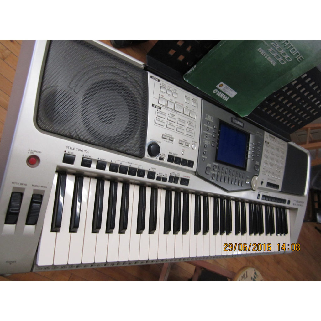 Yamaha PSR2000 Keyboard – SOLD – Erie Music